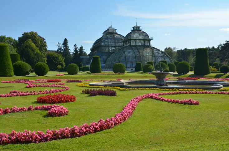 Austrian Palace Gardens and Exteriors for Film & Photoshoots