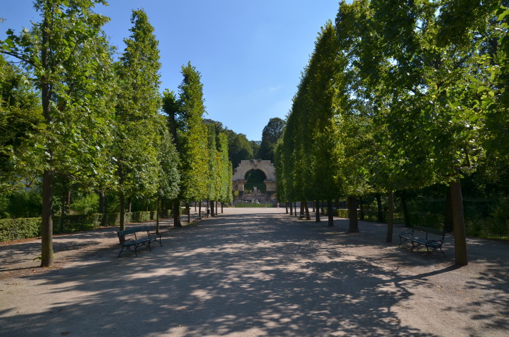 Austrian Palace Gardens and Exteriors for Film & Photoshoots