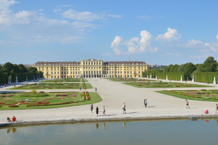 Austrian Palace Gardens and Exteriors for Film & Photoshoots