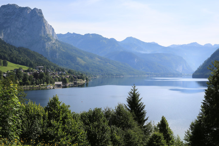 Breathtaking Alpine Lakes for Film & Photo Shoots in Austria