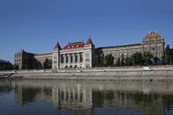 University Locations in Budapest for Film & Still Shoots