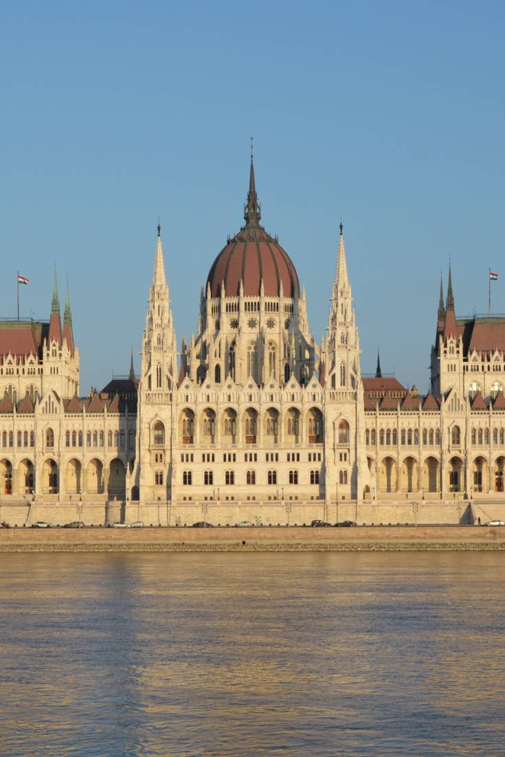 Buildings and Monuments: History of Architecture of Budapest