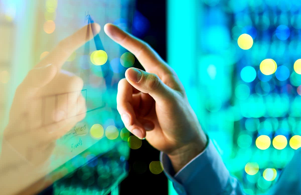 How To Choose The Right Touchscreen For Your Business - Projectorpoint