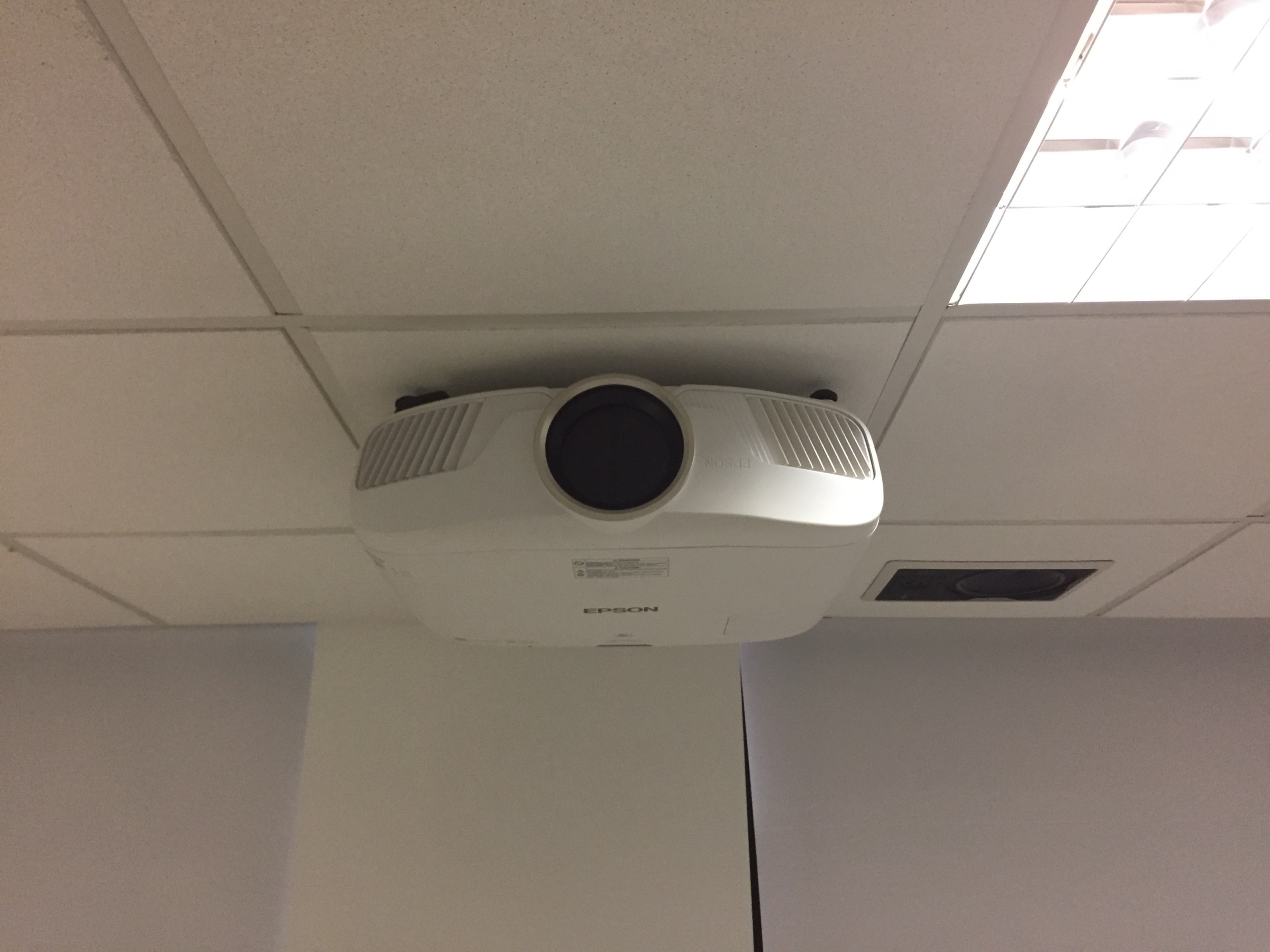 Low Profile Mount For Epson EH-TW6700 / EH-TW7300 / EH-TW9300 / EH ...