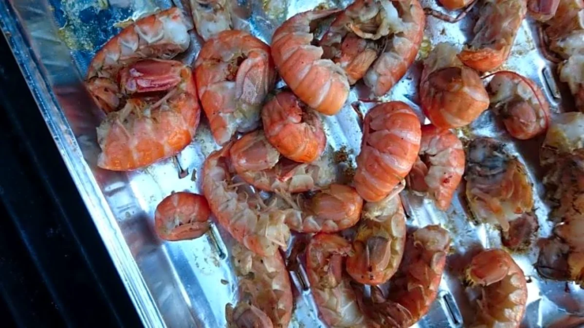 Grillet jomfruhummerhaler - Opskrift på Grillet jomfruhummerhaler