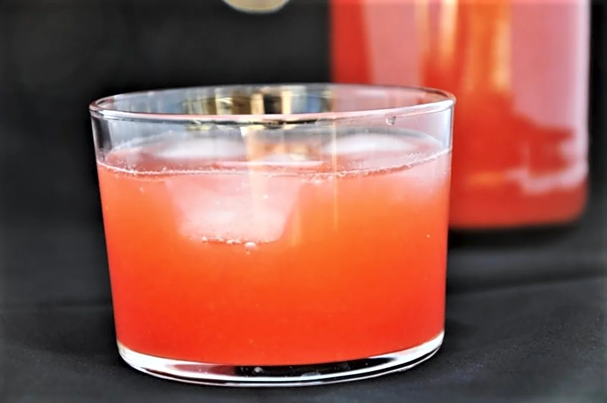 Jordbær lemonade - Opskrift på Jordbær lemonade