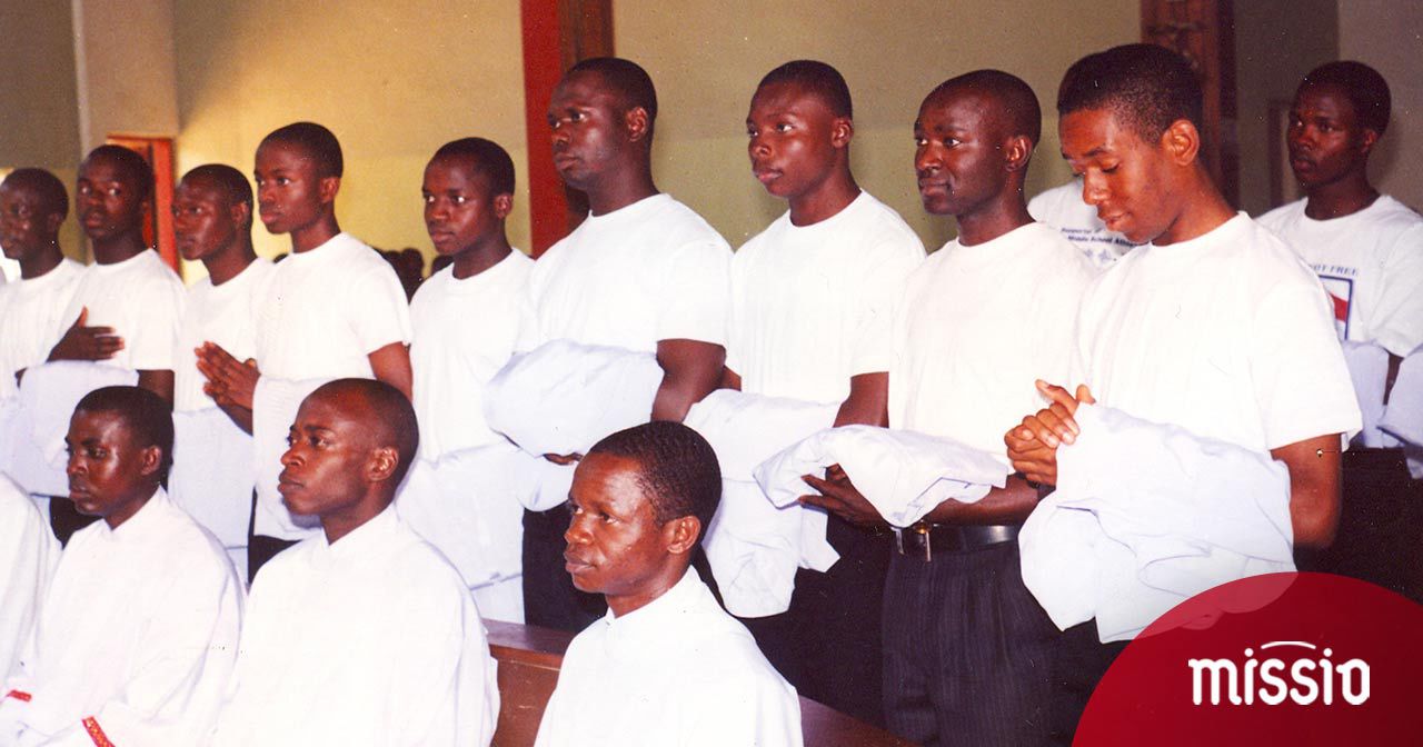 Seminarians Need Your Help To Become Priests | MISSIO