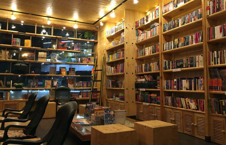 A Warm & Cozy Book Cafe That's Got Chapter-Themed Menus - The Reader's ...