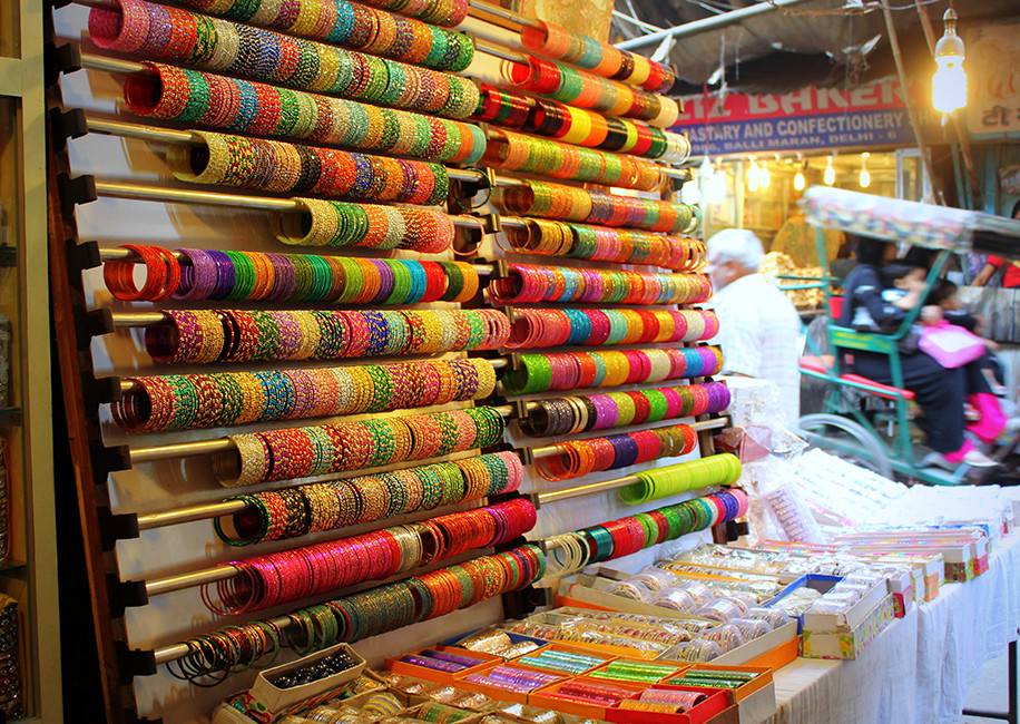 Vivid Hues & Pretty Glittery Bangles: Take A Stroll Through Churi Wali ...