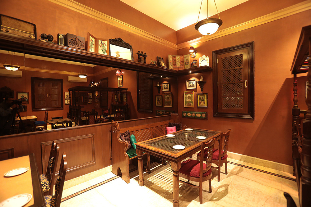 #FoodReviewing In Style: Purani Dilli Comes To Life @ Chor Bizarre In ...