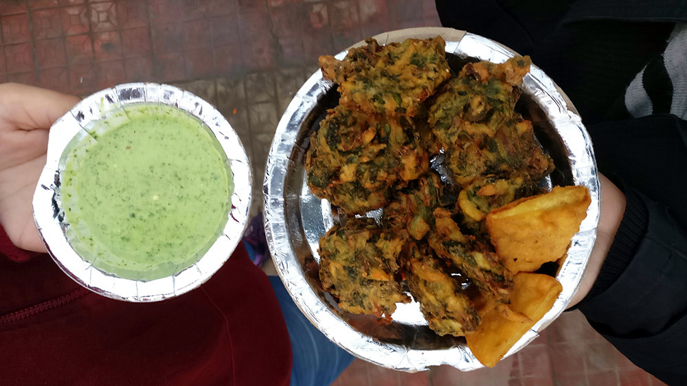6 Best Street Food Haunts In Dwarka That Dish Up Yummy Momos, Shawarmas ...