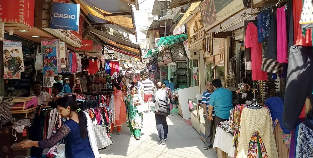 Shopaholics, This Is Your Go To Guide Through The Bylanes & Stalls Of ...