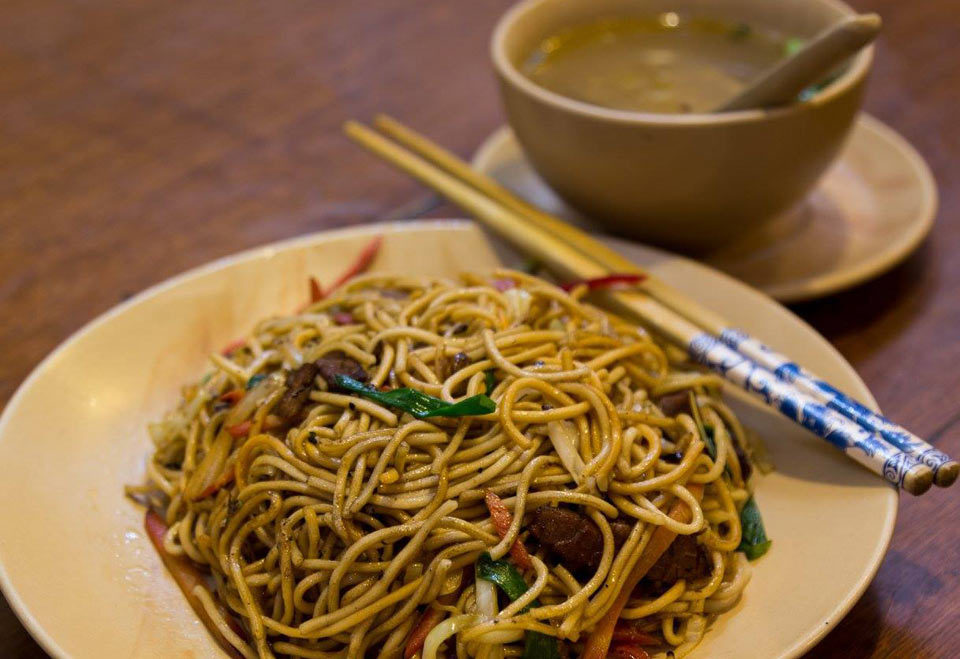 Buff Chowmein & Other Tibetan Delicacies @ This Hidden Gem In Majnu Ka Tila