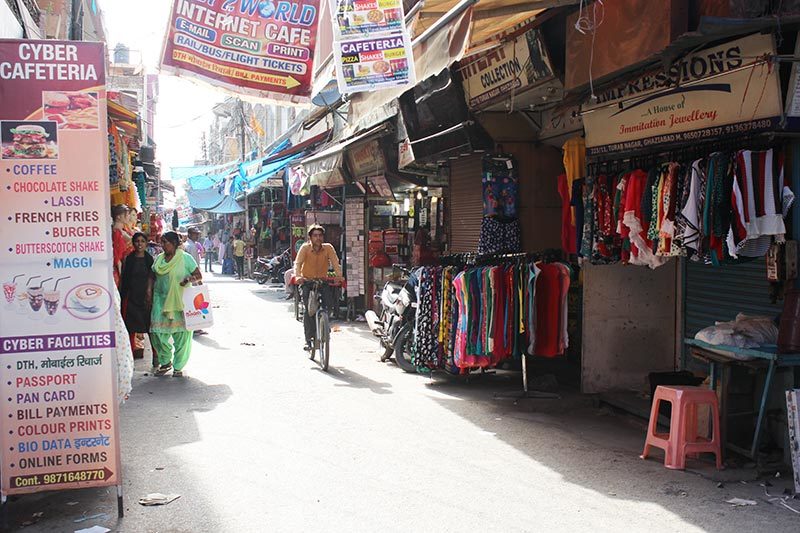 Turab Nagar In Ghaziabad Offers Snazzy Accessories & Pretty Kurtis ...