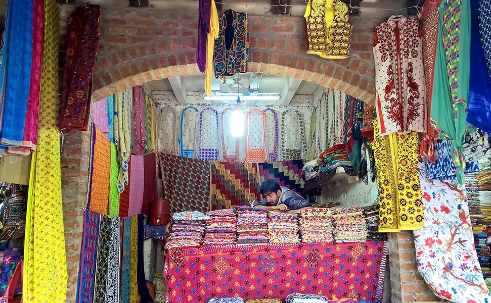 11 Best Handicraft Places In Delhi To Score Pretty Handmade Jewellery ...
