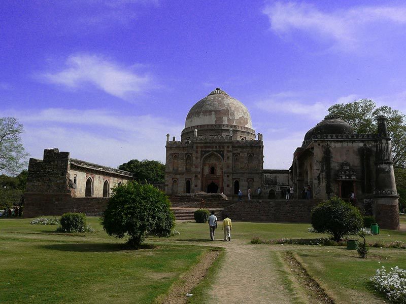 Have You Taken A Look-See At The Bada Gumbad & Masjid In Lodhi Gardens?!