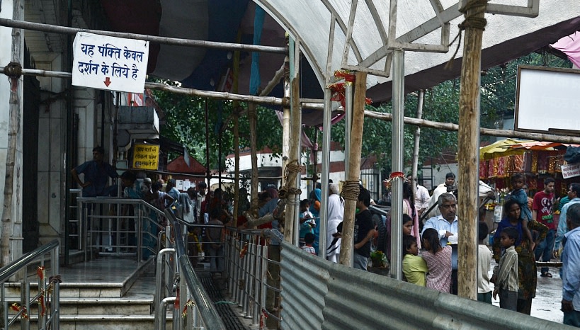 Jhandewalan Mandir Near Karol Bagh Is A Sprawling, Glorious Place Of ...