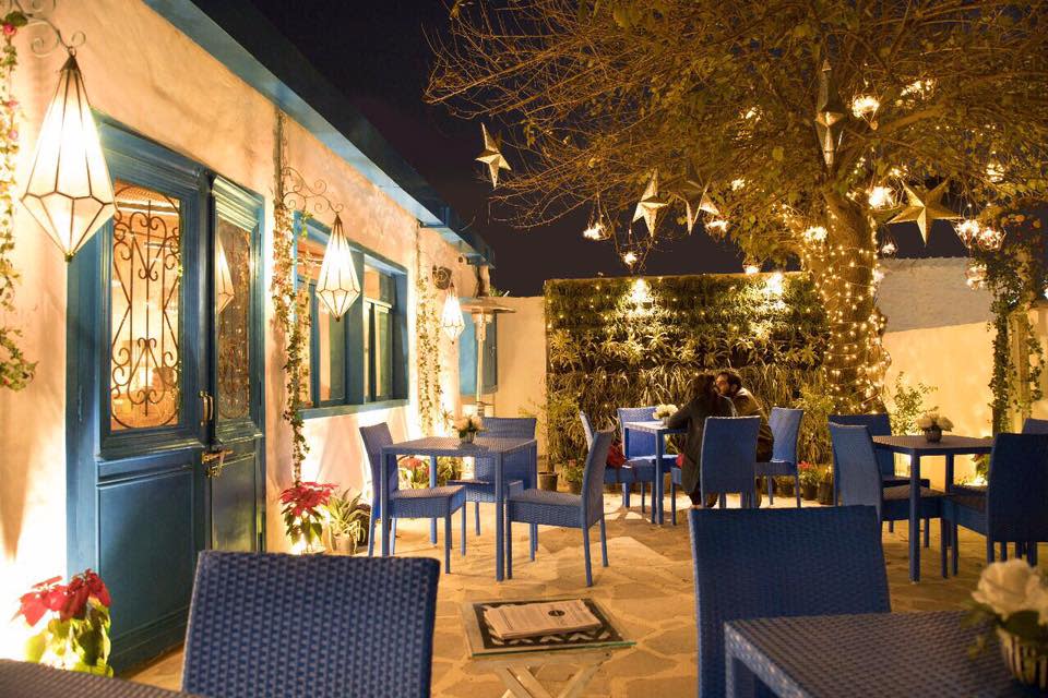 10 Most Charming Restaurants With Fairy Lights That Give Off All The La ...