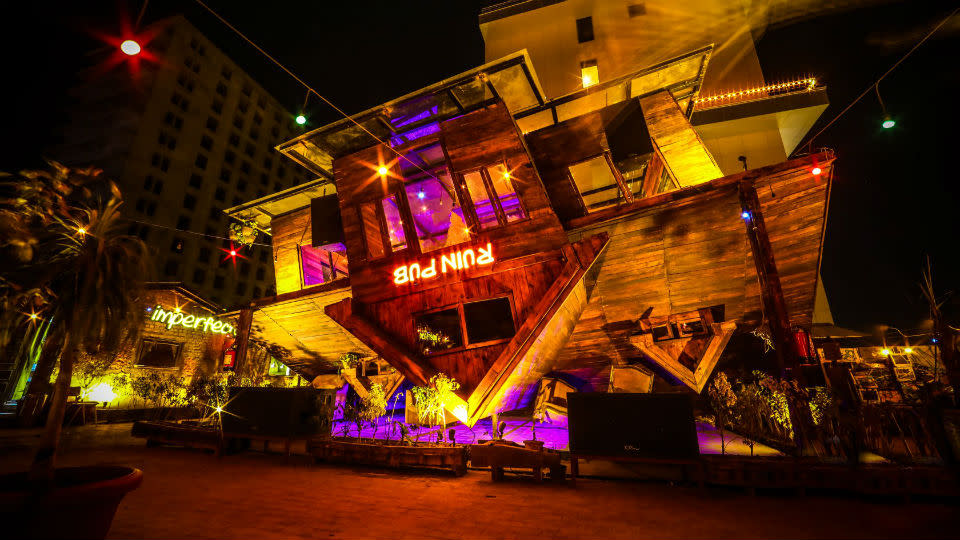 Touted To Be The Biggest Pub With The Longest Bar, Noida Just Got Its ...