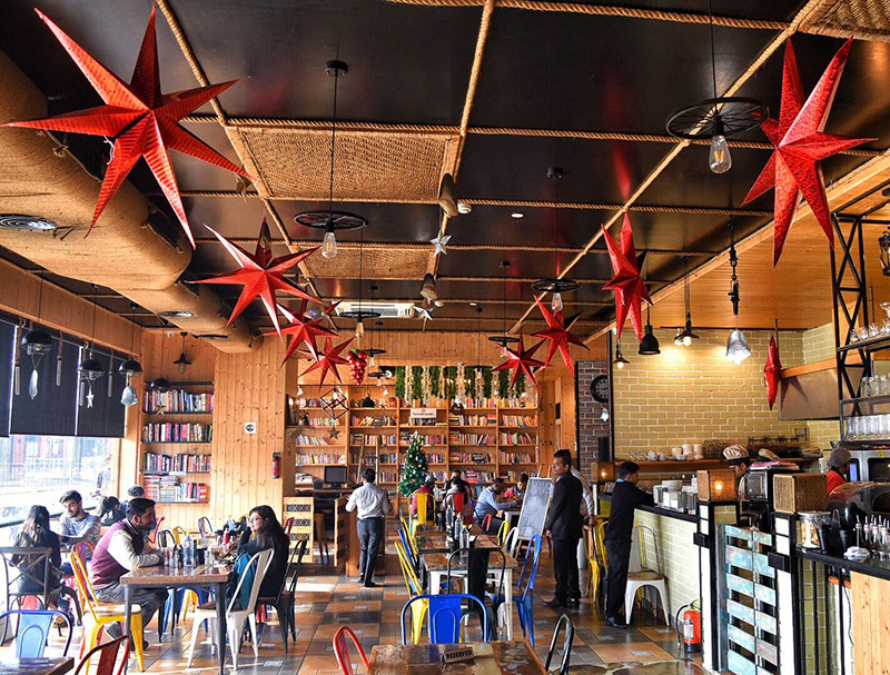 This Gorgeously Warm & Cosy Book Cafe In Ghaziabad Has Chapter-Themed Menus