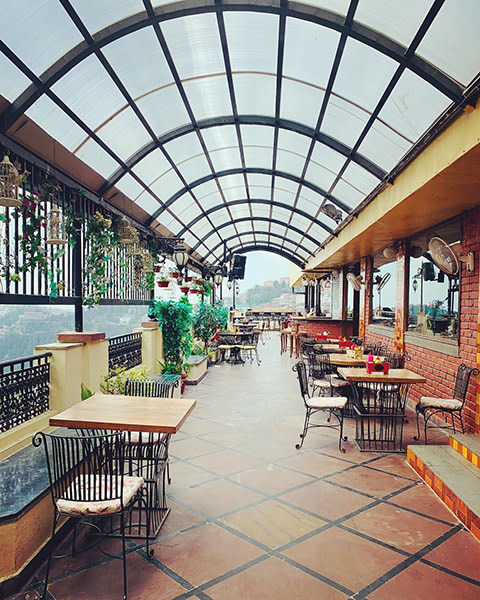 9 Legendary Hill Station Cafes That Offer Coffee With A Glorious View ...