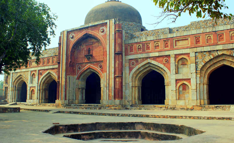 11 Most Haunted Places In Delhi Where You Need To Proceed With Caution