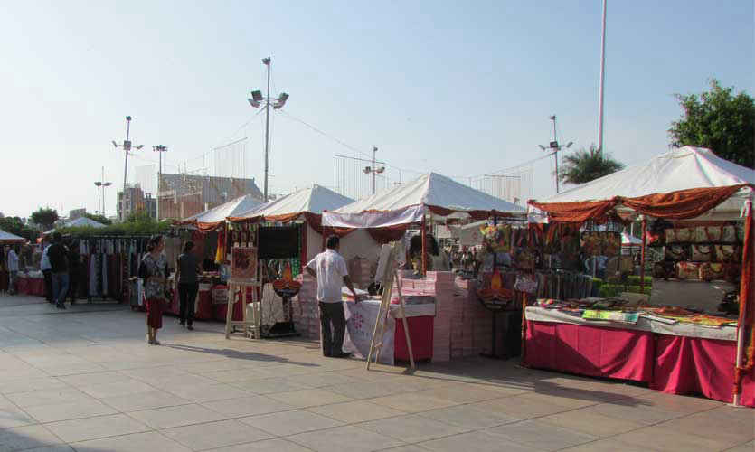 4 Best Flea Markets In Delhi Where You Can Score Trendy & Cool Stuff ...
