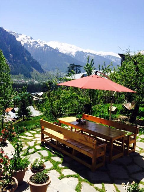 7 Best Hillside Cafes To Visit On A Trip To Manali | So Delhi