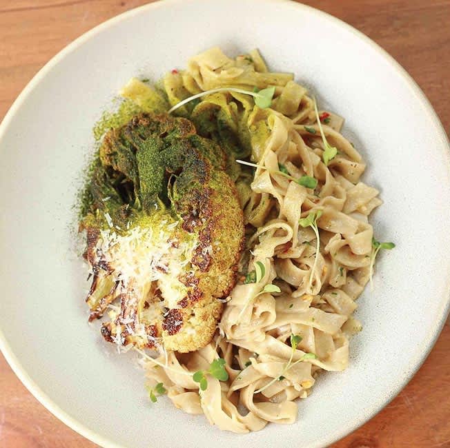 OMO Cafe In Galleria Market Gurgaon For Brunch | So Delhi