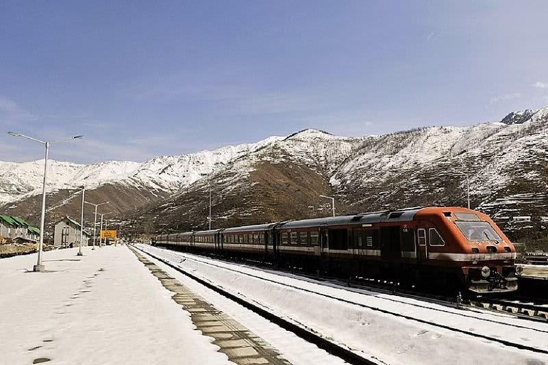 10 Most Beautiful Railway Tracks In India | So Delhi