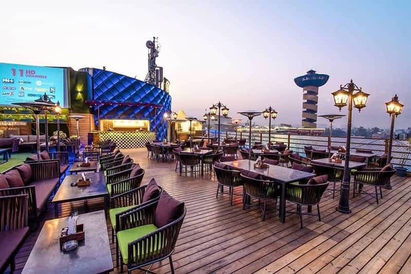 15 Pretty & Insta Worthy Terrace Cafes | So Delhi