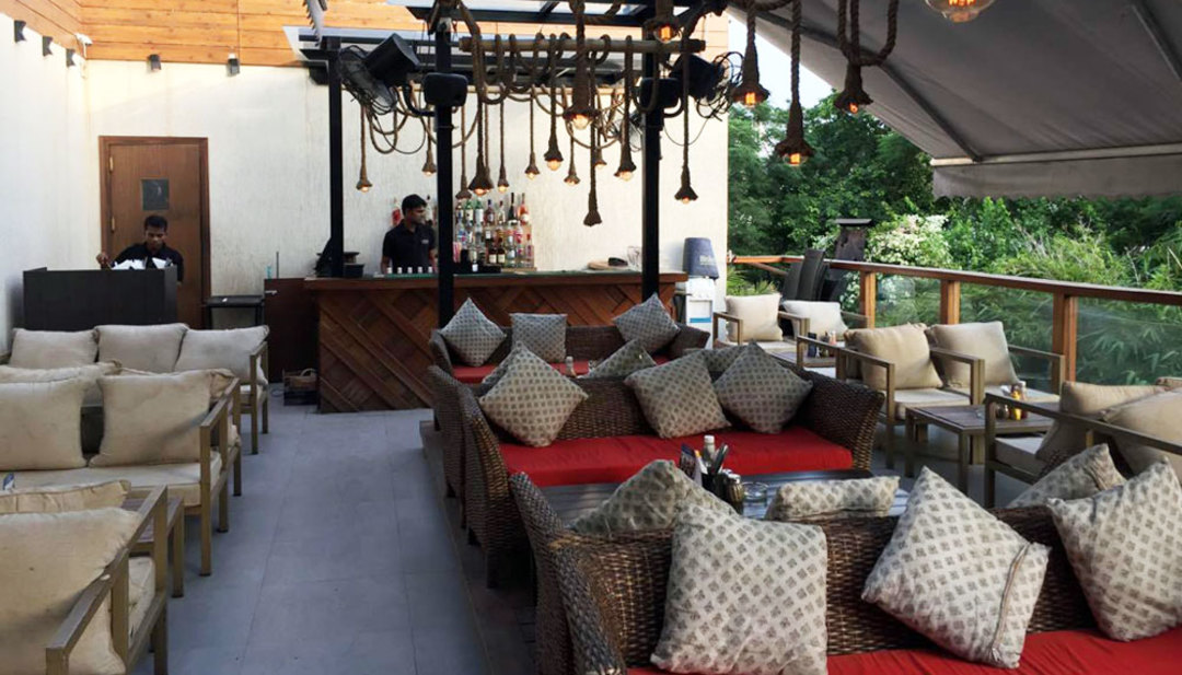 All About The Revamped Terrace of 1 Oak Cafe in Def Col | So Delhi