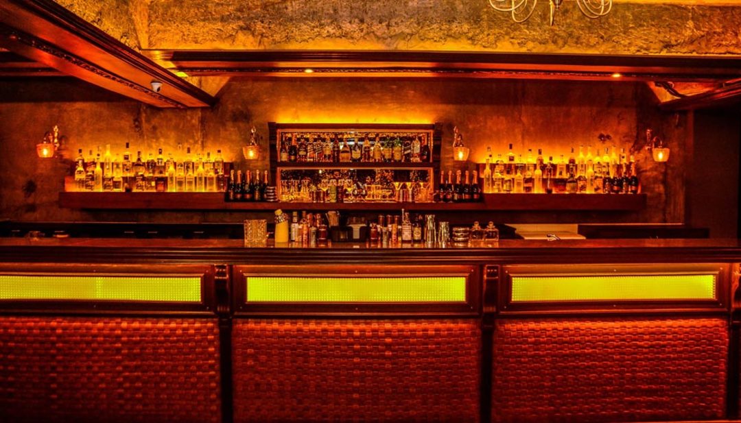 New Pub in Aurobindo Market - Auro Kitchen & Bar | So Delhi