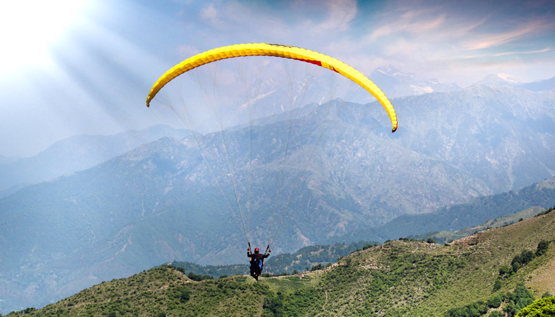 14 Best Places For Paragliding In India - A List | So Delhi