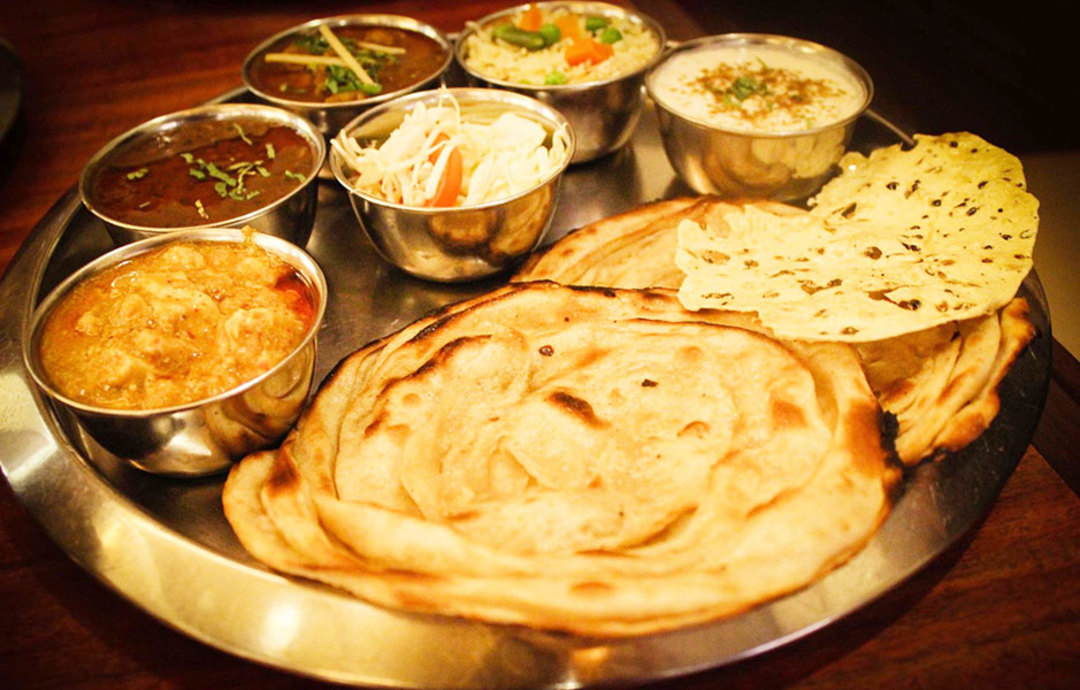 Amritsari Thali At Bharawan Da Dhaba In Town Hall | So Amritsar