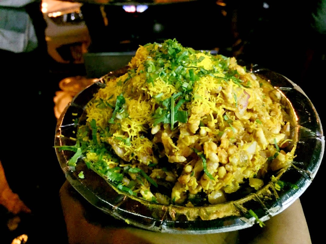 Check Out This Chaat Stall Near Chhatrasal Stadium | So Delhi