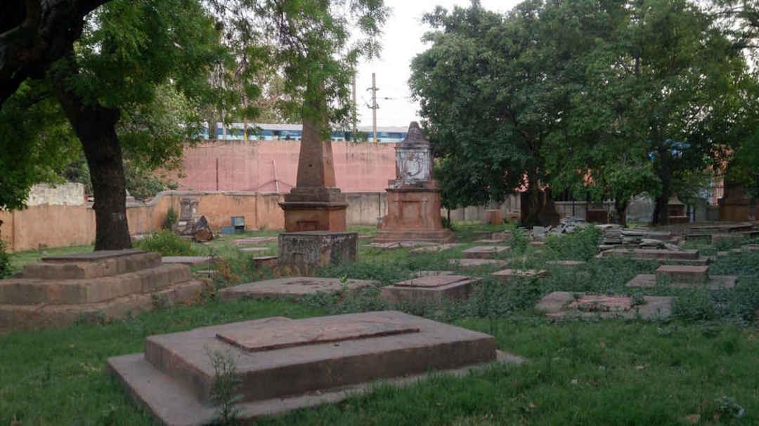 The Lothian Cemetery on Lothian Road | So Delhi
