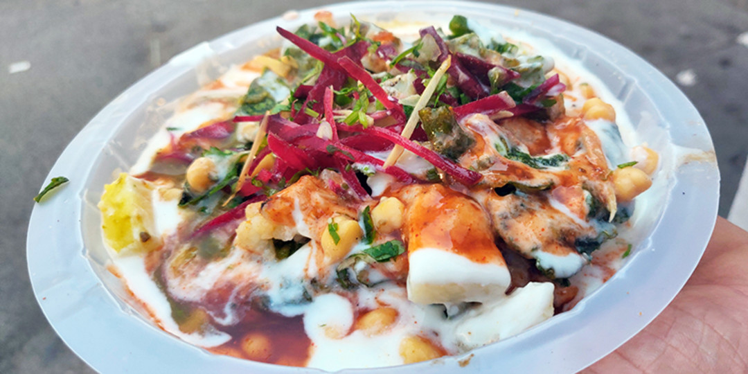 Devour Palak Patta Chaat @ PRINCE CHAAT CORNER | So Delhi