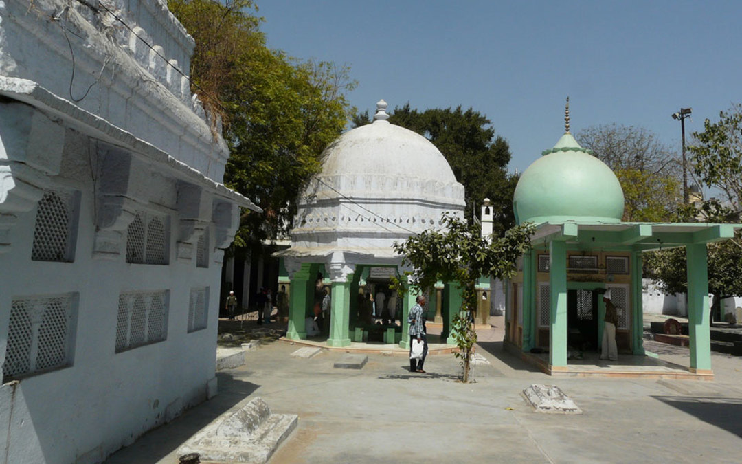 Talking About The Famous Chirag-E-Dilli Dargah | So Delhi