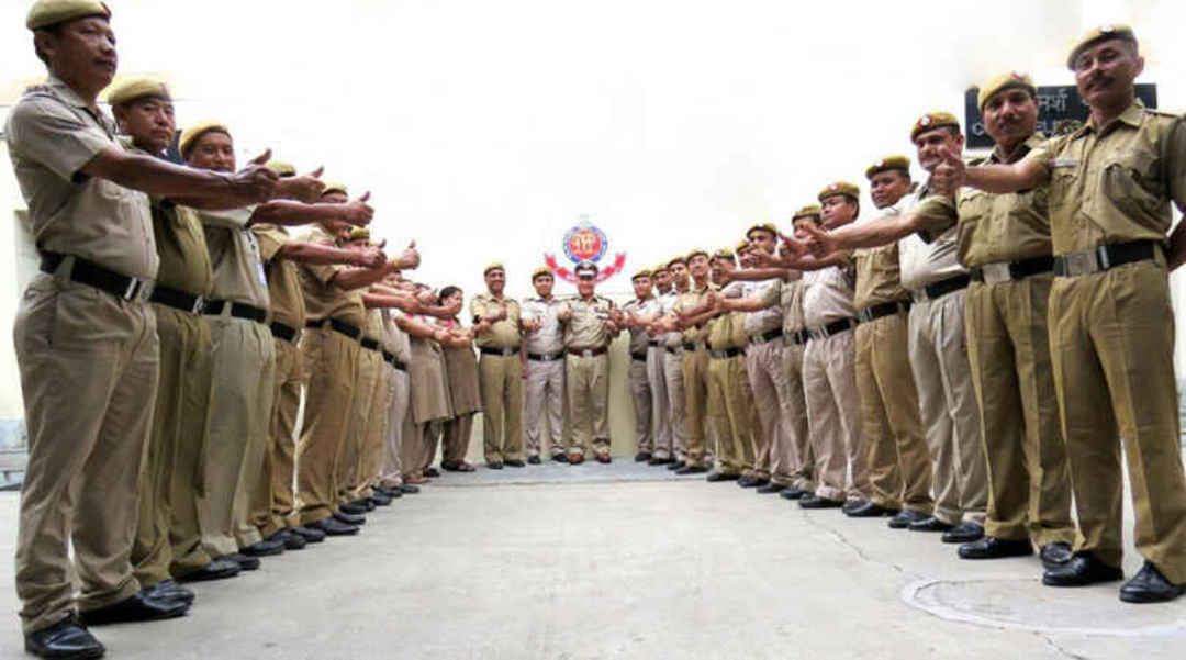 Mumbai Police vs. Delhi Police Battle All Over Twitter | So Delhi