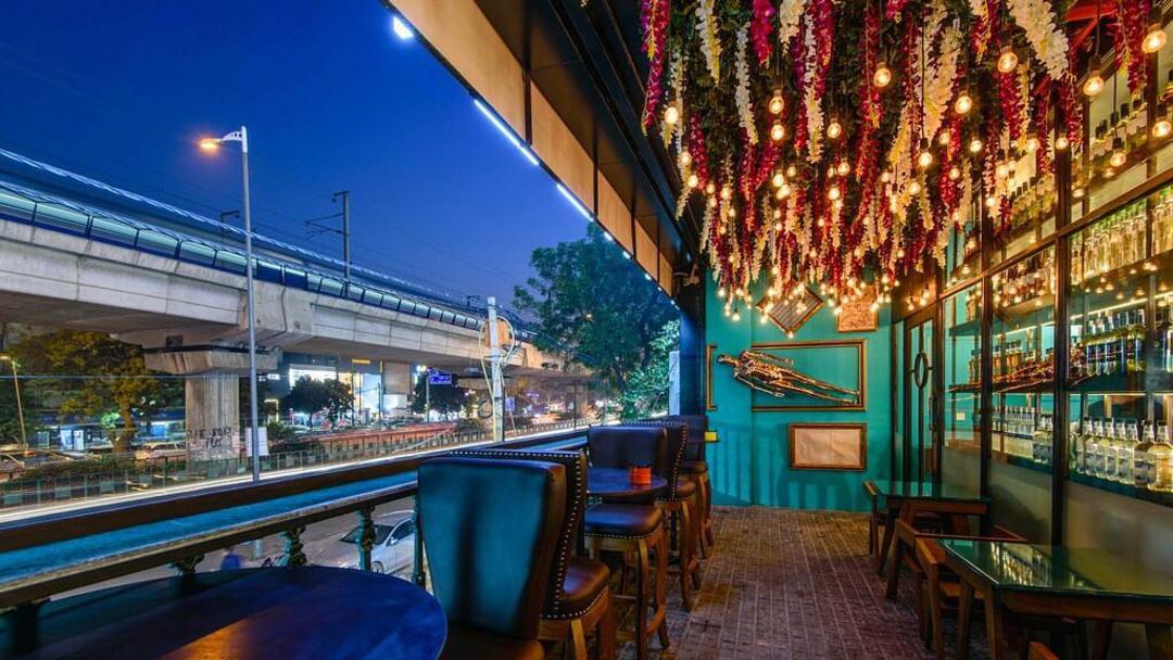 Dance With Divas @ Duty Free Bar | So Delhi