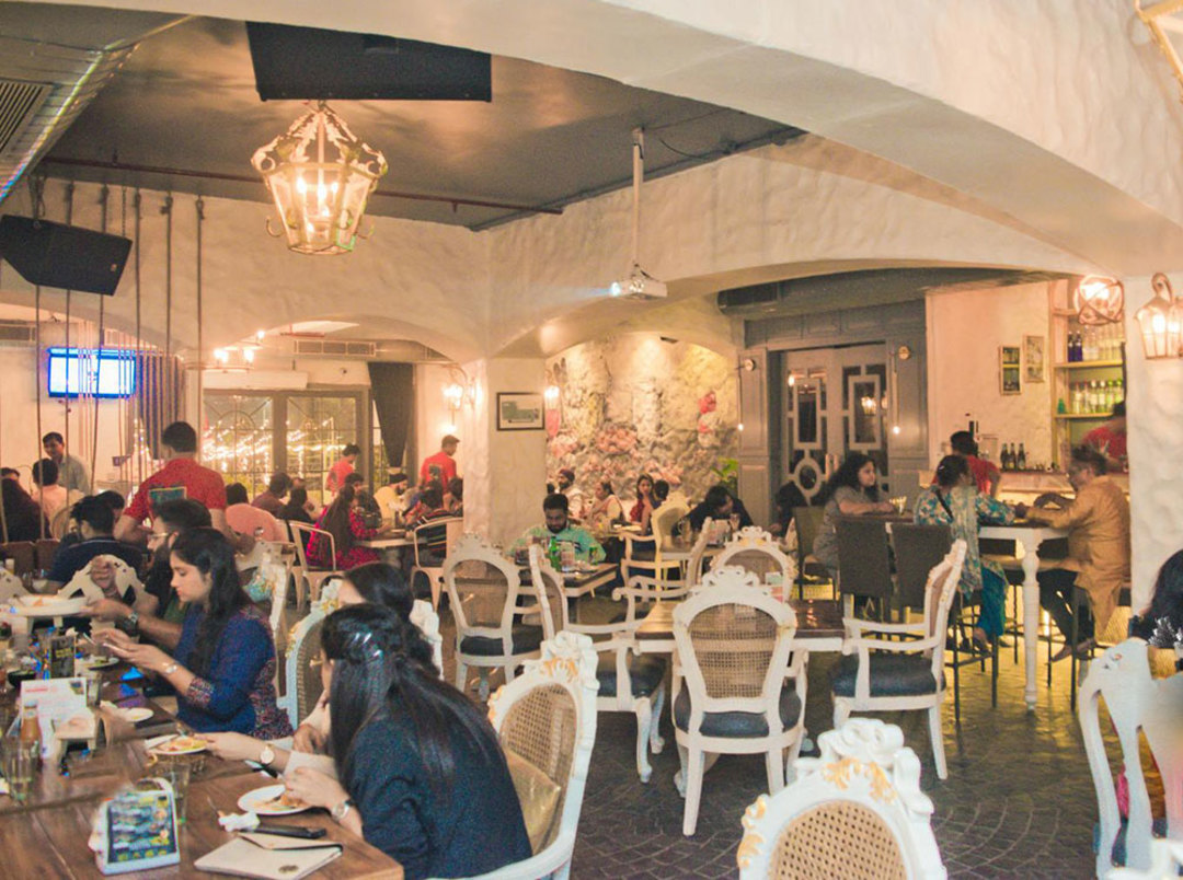 This Modern Dhaba Serves Chai & Parathas Till 3 AM | So Delhi