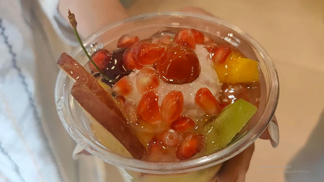 Puri Bakers In NSP, Pitampura For Fruit Custard | So Delhi