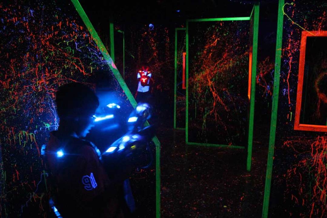 Laser Wars Lounge In Noida | So Delhi