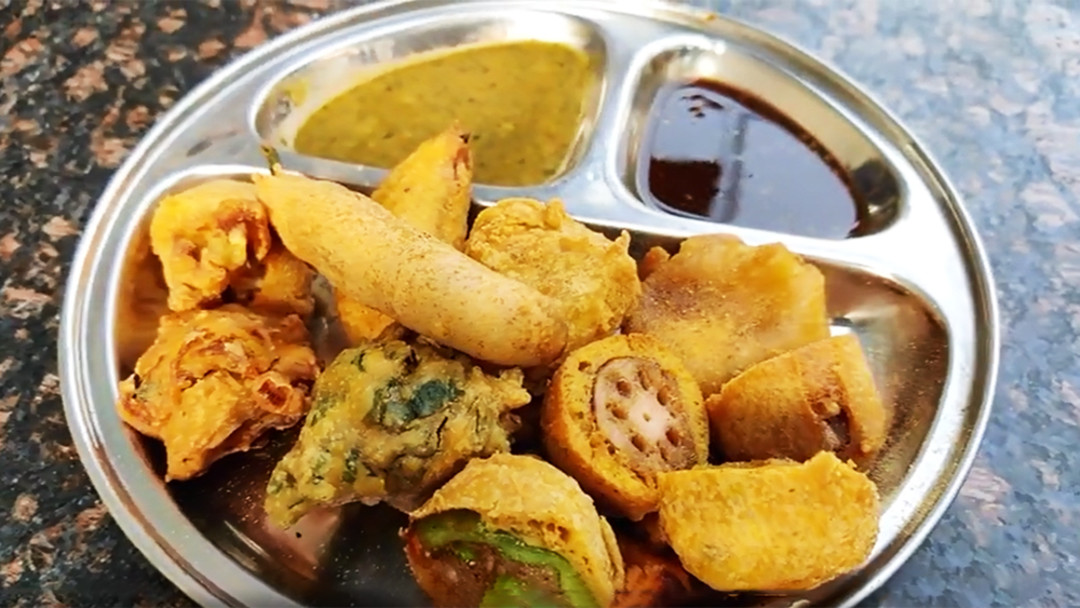 Gandhi Ji Pakode Wale in Gurgaon For Pakodas | So Delhi