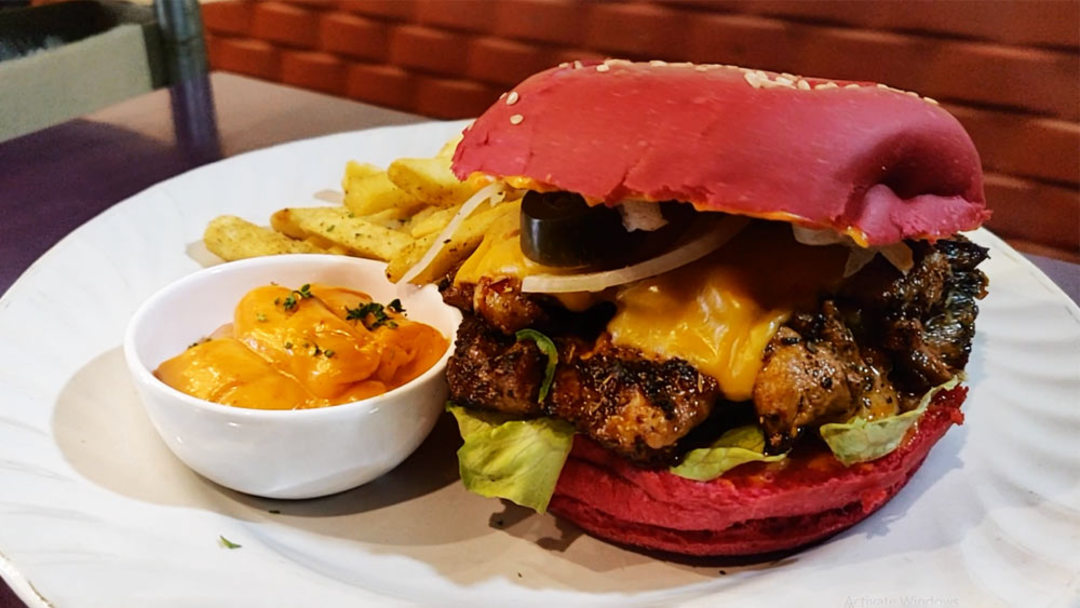 Crazy Monkey In Lajpat Nagar For Grilled Chicken Burger | So Delhi