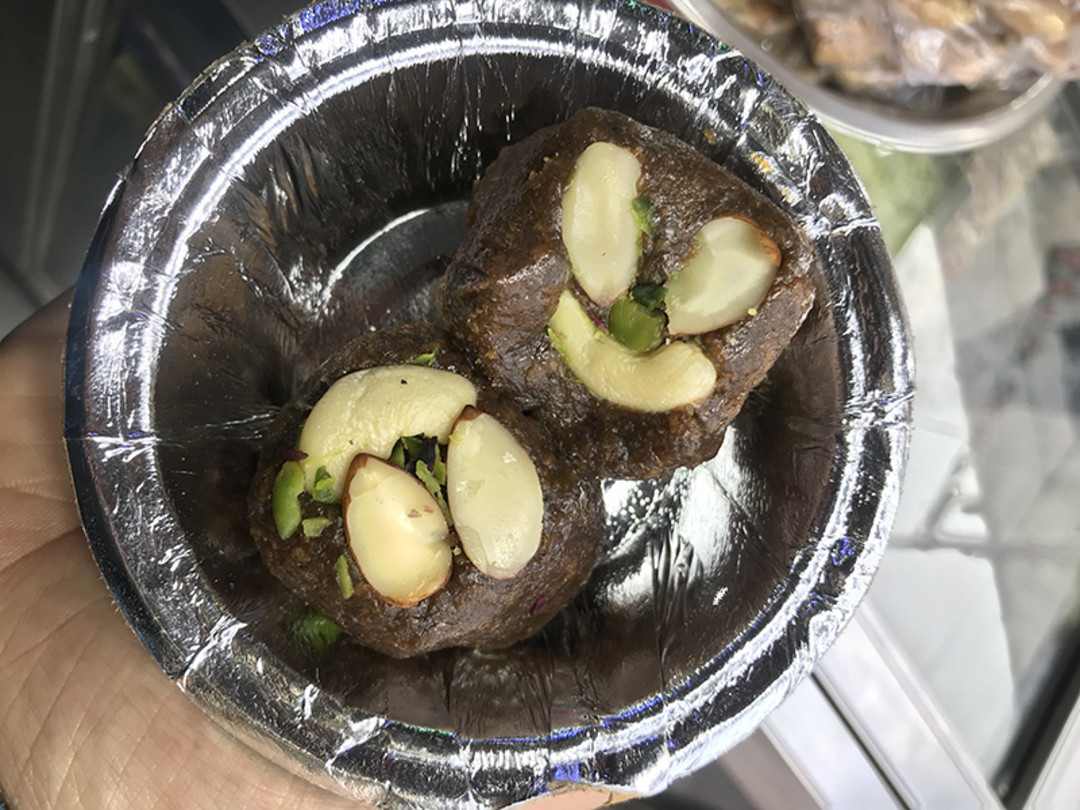 Try Quirky Habshi Halwa In Chandni Chowk | So Delhi