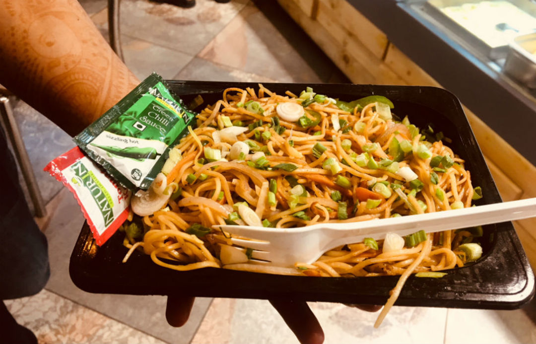 6 Best Dishes To Try Under Rs 50 In NSP, Delhi | So Delhi