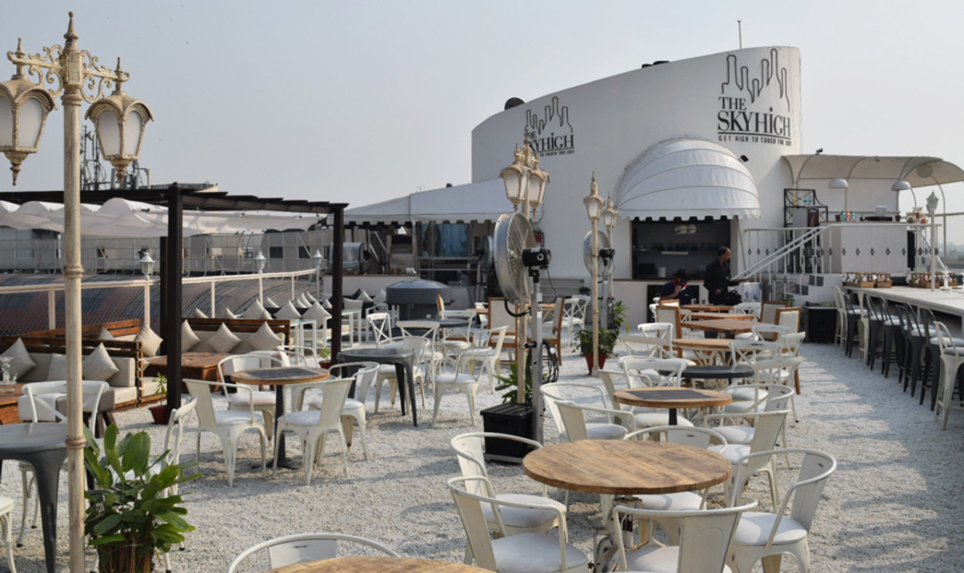 Food Review Of Newly Opened The Sky High, Ansal Plaza | So Delhi