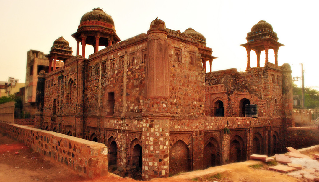 Take A Look At The Ages-Old Jahaz Mahal | So Delhi